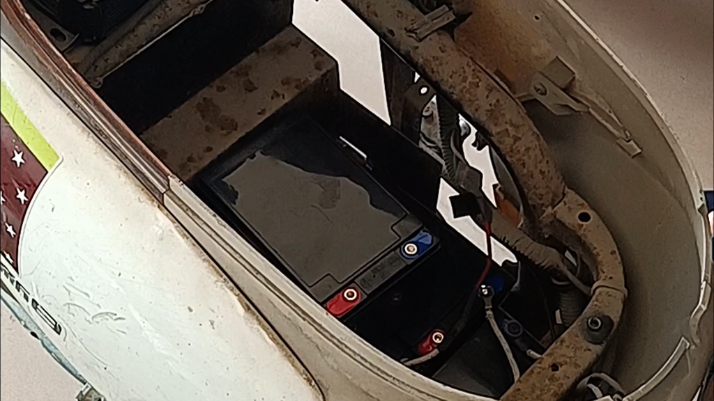 电动车如何安装新电池