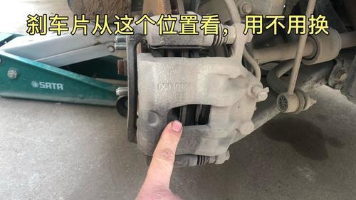 汽车更换刹车片,不要再相信4S店说两年了,听听老修理工怎样说