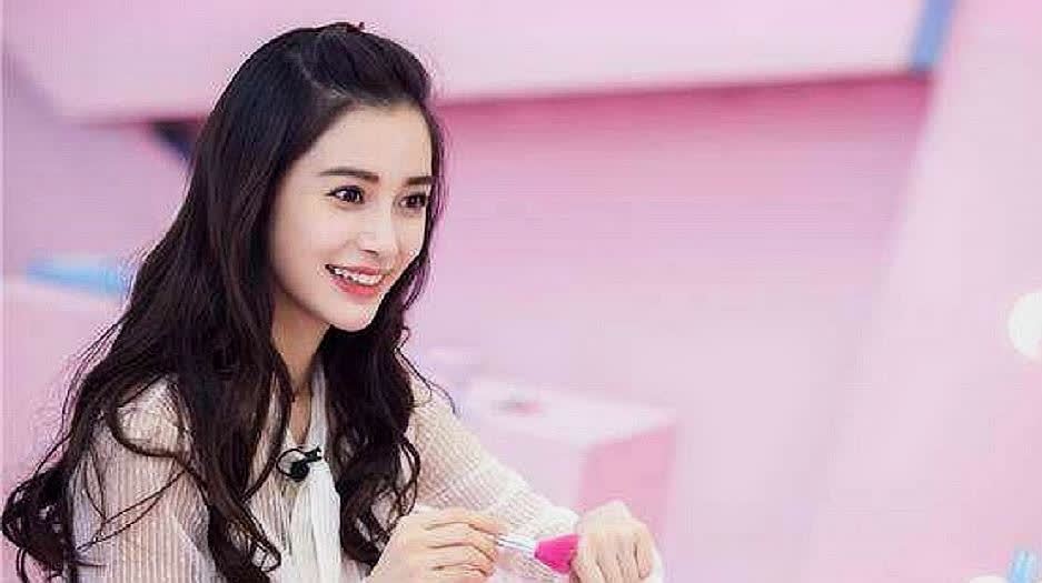 杨颖新综艺来袭,看清嘉宾阵容后,这下黄晓明又有压力了