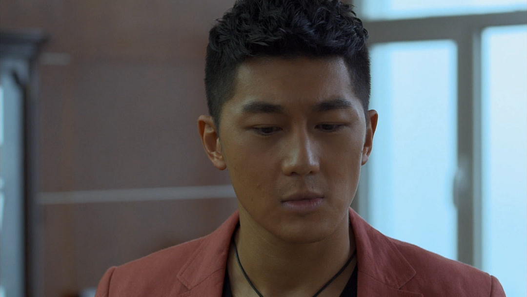 《秘密追踪》片段,吴宏凯手下陈琦丢失U盘,气的吴宏凯要杀人