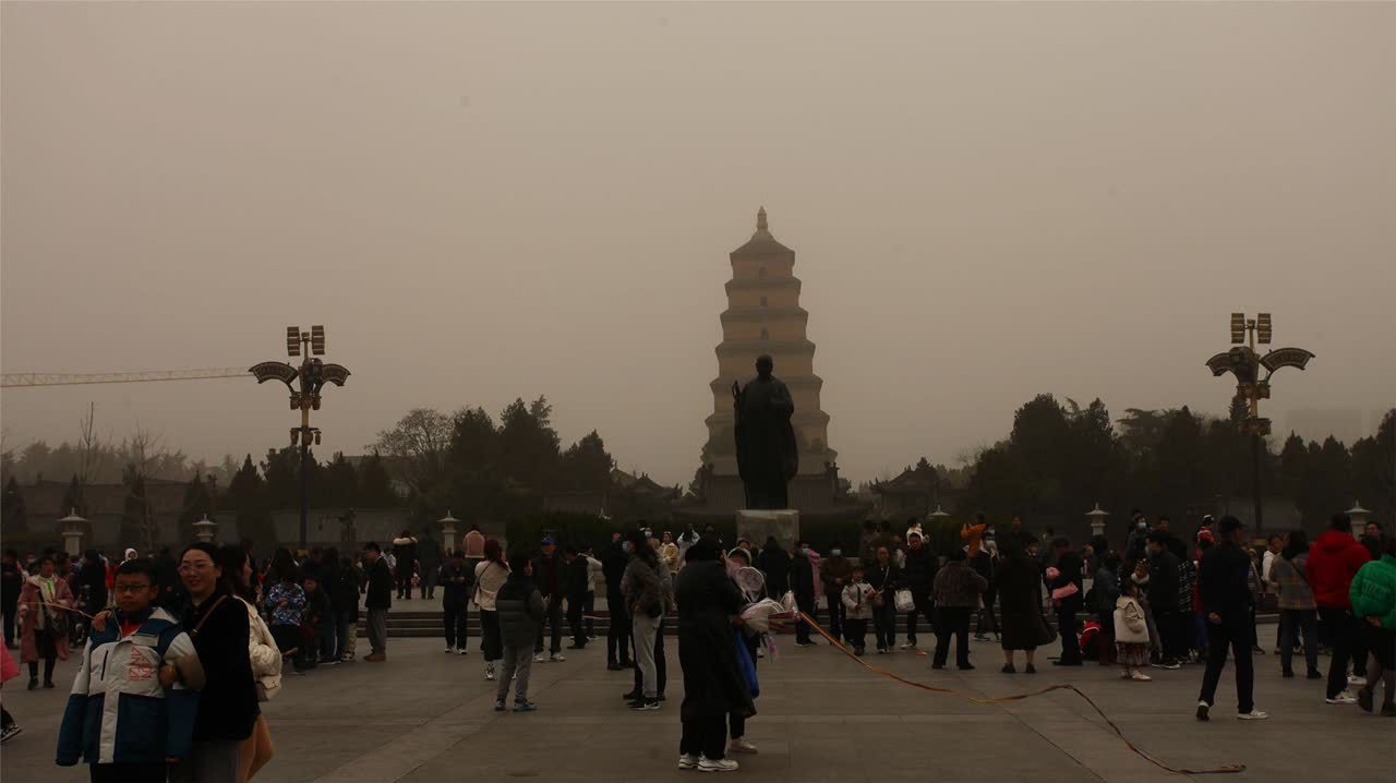 春节假期后第一天:西安变脸,遭遇沙尘暴,空气质量指数爆表