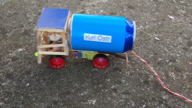 这款牛人自制的遥控卡车,家里宝宝怎么玩都不厌