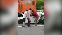 货车高速上追尾引发五车相撞 造成3人死亡3人受伤