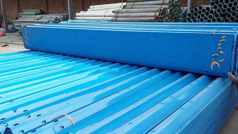 不同规格的波形护栏价格如何计算的?多少钱一米