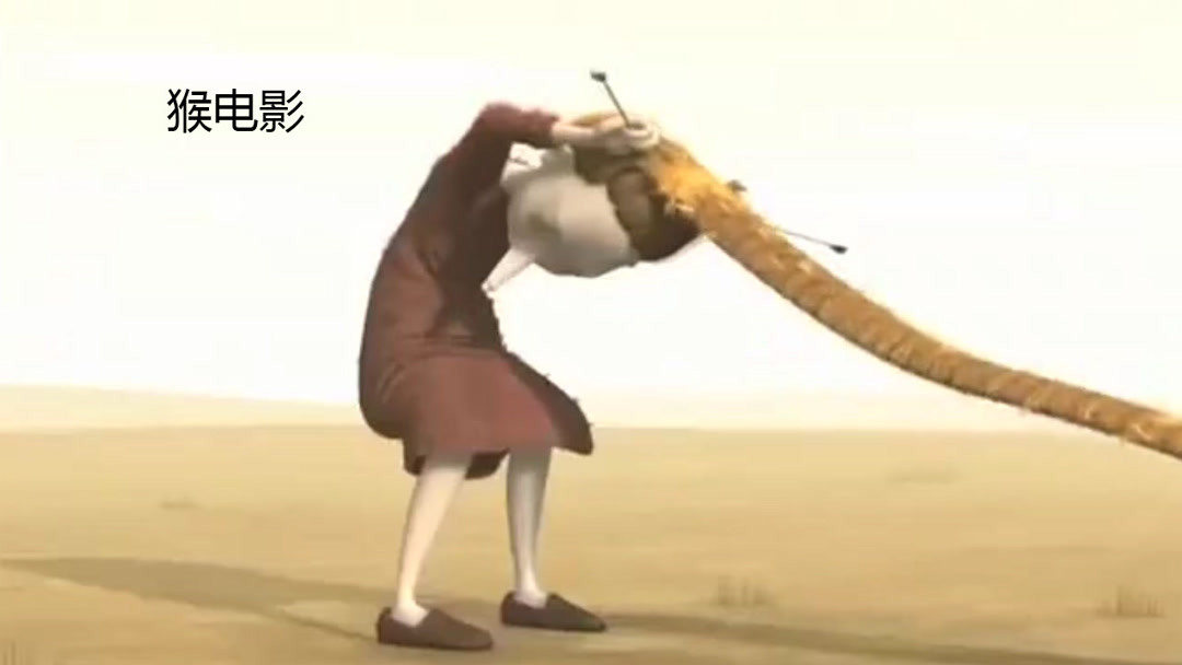 女孩沉迷于织围巾,毛线不够了,居然用自己的头发来代替