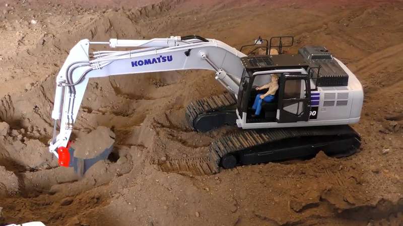 RC模型:这挖掘机有点不一样,动力完全完全没毛病,长见识了