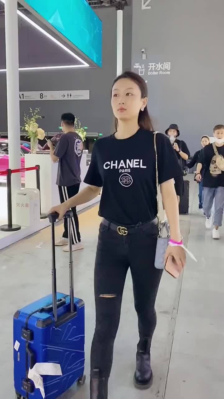 东北哈尔滨人,全国各地奔波车展演出