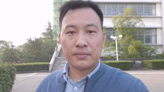 十一假期的课程上完了,离开学校前再去食堂吃个早餐