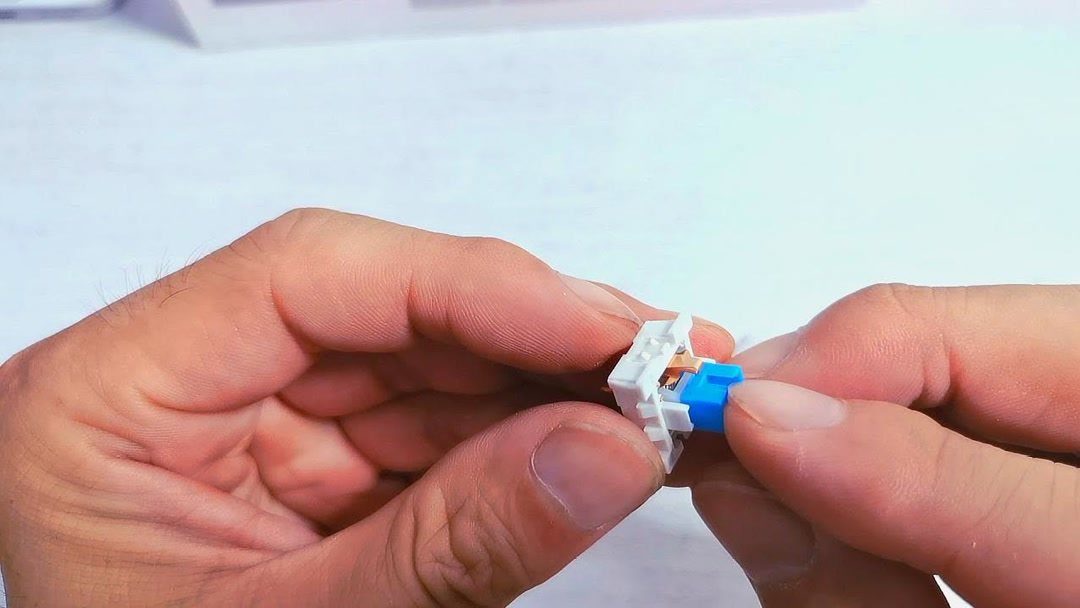 机械键盘按键什么结构,拆开一目了然