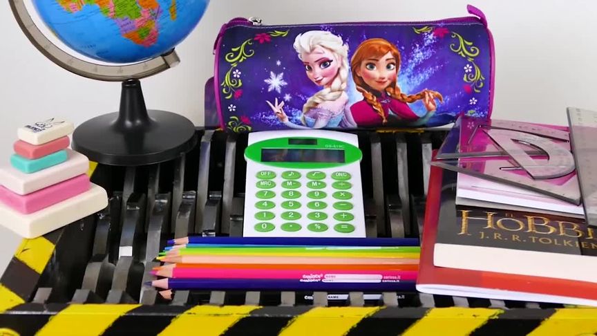 书本、文具、铅笔、计算器。我们没有招惹你啊