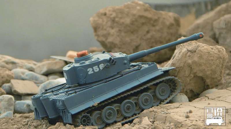 汽车模型:坦克测试越野能力,看完真的很过瘾