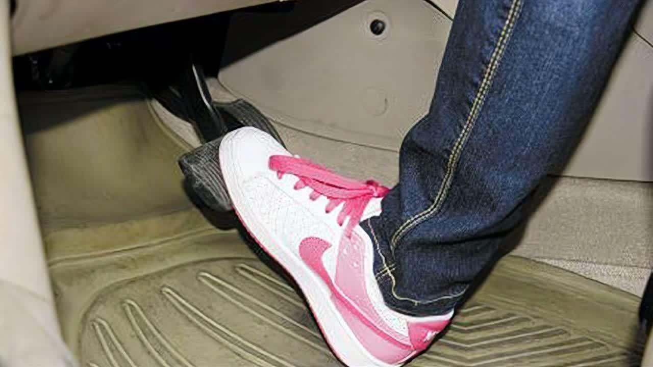 学会这几个踩刹车技巧才算是真正的老司机,新手没几年学不会