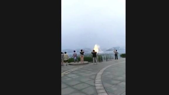 3D激光全息投影配以灯光喷泉,真漂亮