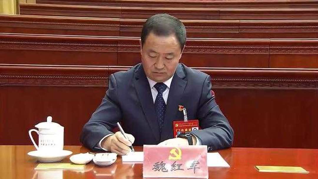 市第十三次党代会举行预备会议