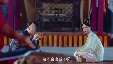 龙珠传奇:皇帝砍易欢头,结果侍卫带着易欢嗑瓜子,太搞笑了