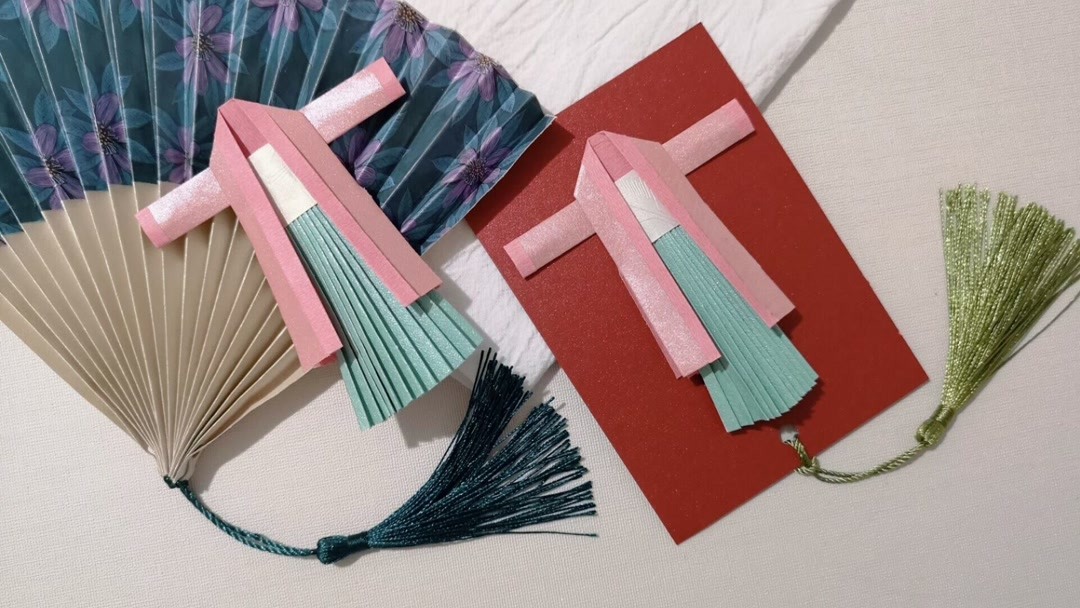 简单的汉服折纸书签之褙子,拿起纸就能折,做出来送朋友,超级棒