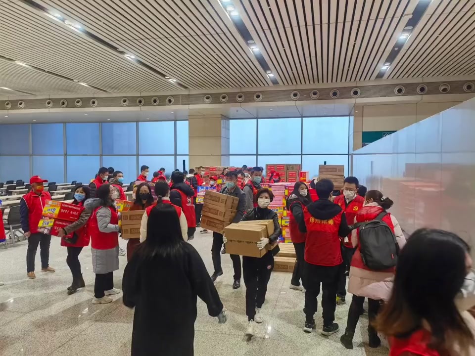 3月22日,由河南省文明办组织开展的援助吉林抗疫志愿服务关爱行动,...