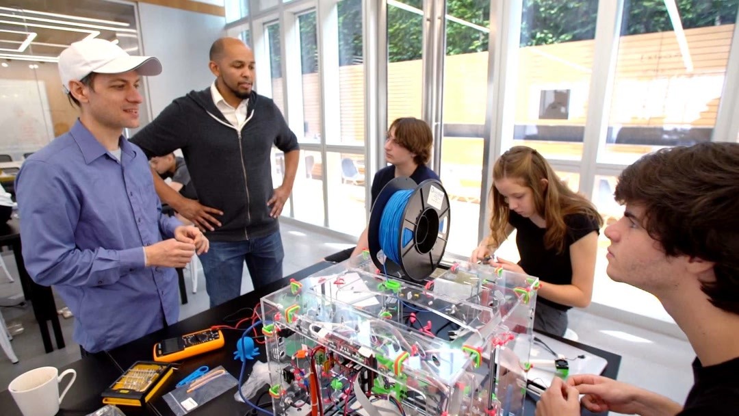 2019 AMA 爱文大师学院 | 全世界的创新者都在协助这些高中生