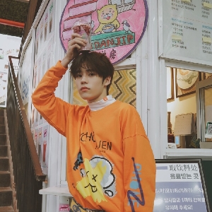 一天到晚呐呐呐 