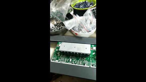 十八管双排控制器组装中