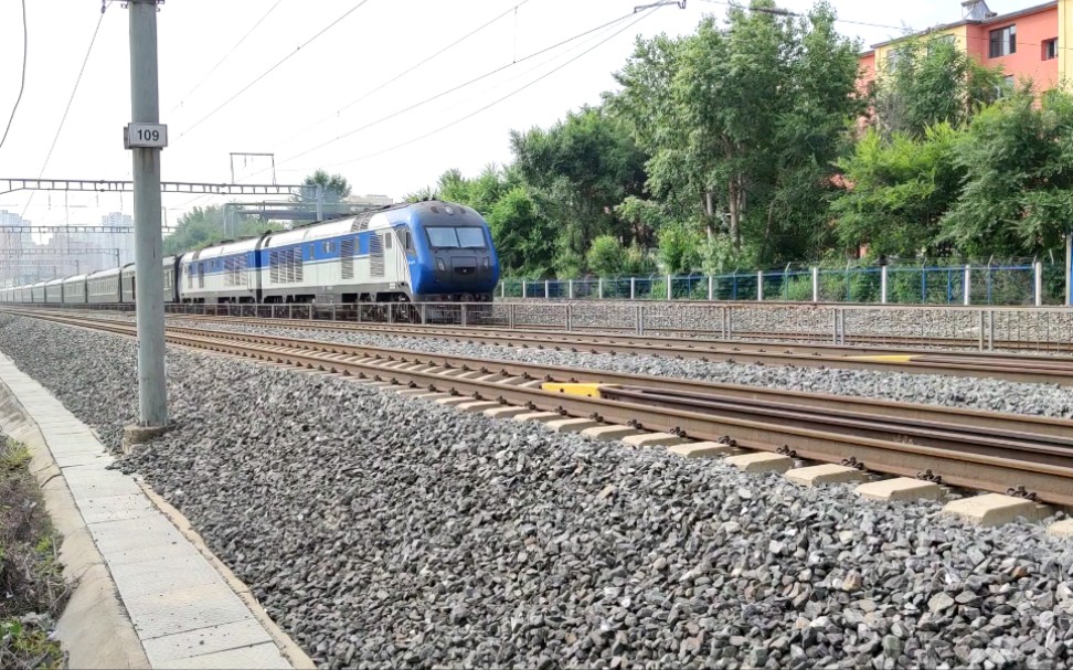 沈局沈段DF11G牵引K336次列车吉林站发车