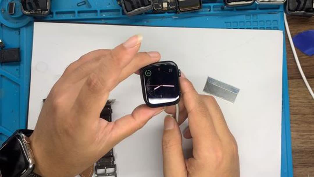 苹果手表s4充不进电,来看看,又是进水惹的祸!