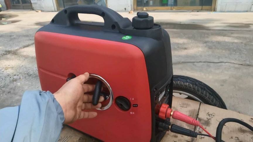 广西横县网友定制一台三轮车专用静音发电机,免安装增程器测试中