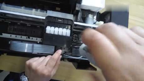 L805打印机如何移出墨车和拆出墨囊