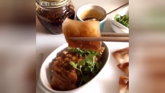 双色肉皮冻的家常做法,好吃