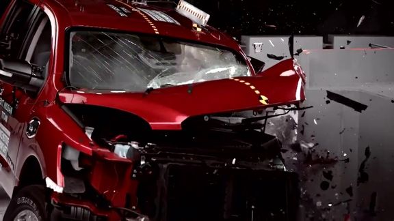 成绩及格 日产Titan皮卡IIHS碰撞测试