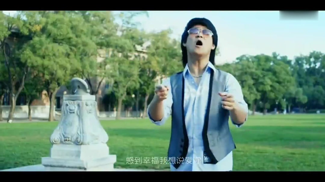 凤凰传奇的感到幸福你就拍拍手, 预测会成为新一代的广场舞神曲