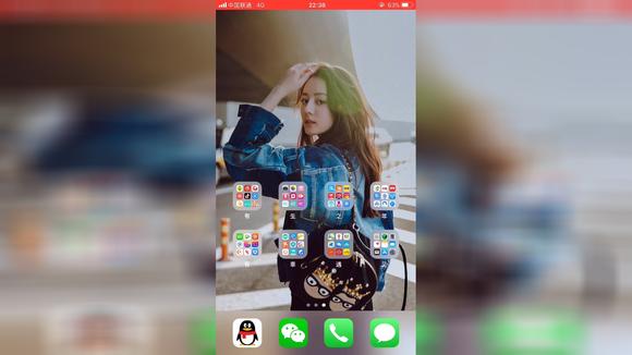 大神在民间啊!iPhone 7 Plus桌面图标固定中间操作,解放双手