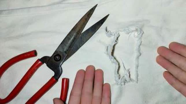 破洞牛仔裤不会针线活也别扔,教你不用一针一线修补完成,漂亮