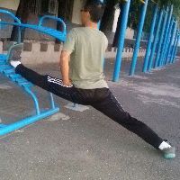 一字马快乐哥 