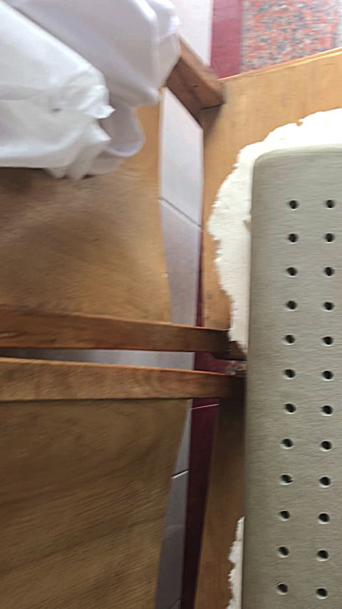 海绵记忆枕与素万榴莲乳胶枕的回弹性对比