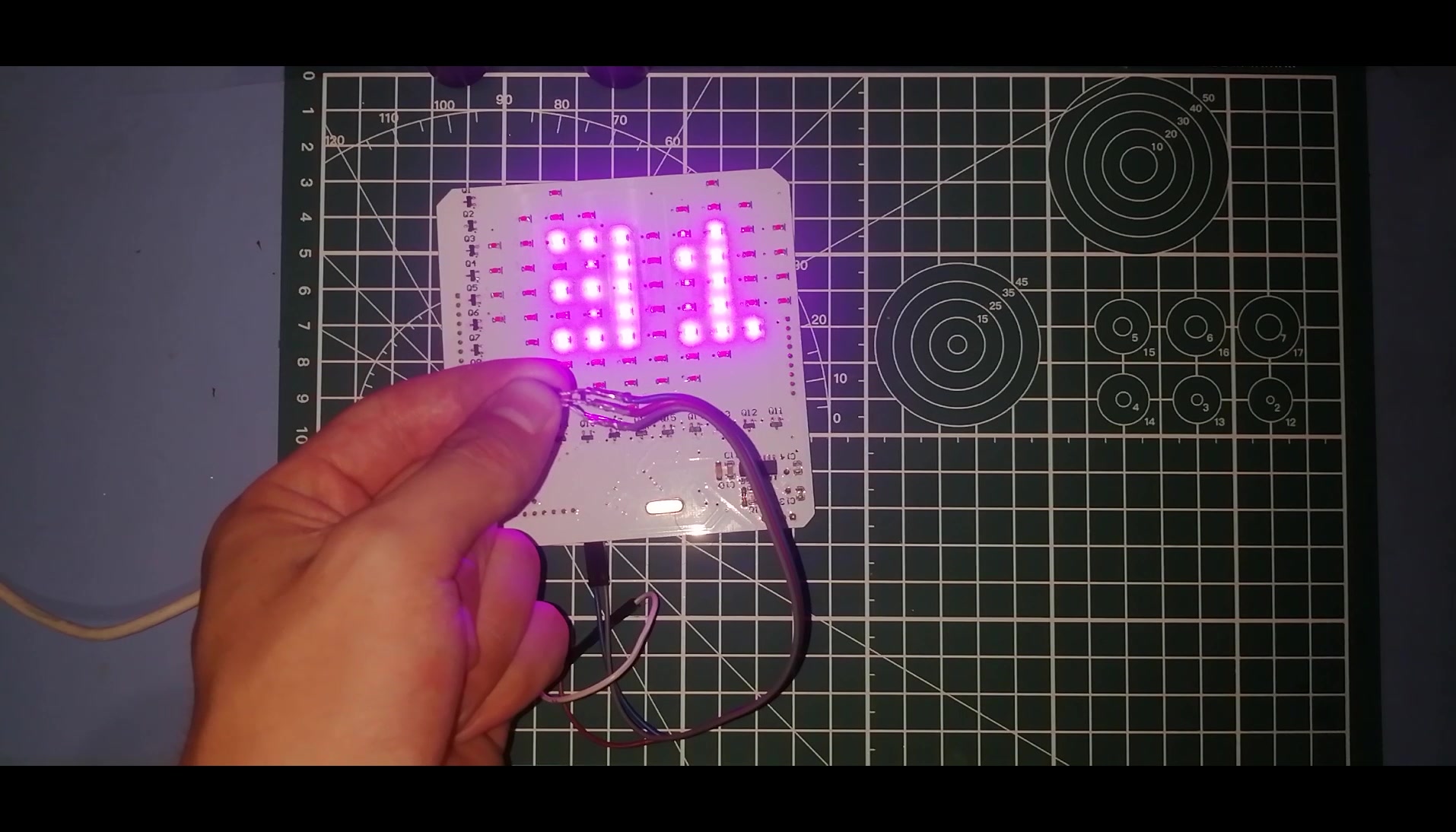 ...手工(DIY)单片机(最小开发板)DS18B20温度传感器的简单使用(编程,...