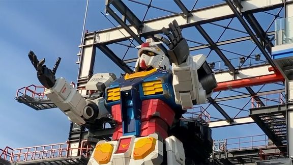 童年的回忆!日本18米高可动高达机器人亮相 张手抬腿压迫感十足