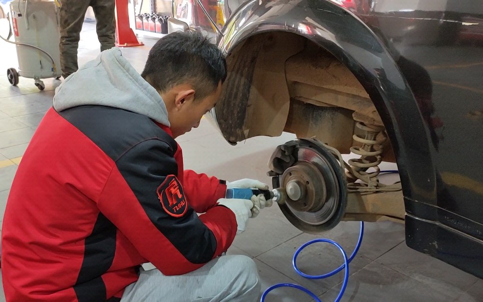 不足2万元淘12年前40万元硬顶敞篷车值吗?修车会花多少钱?