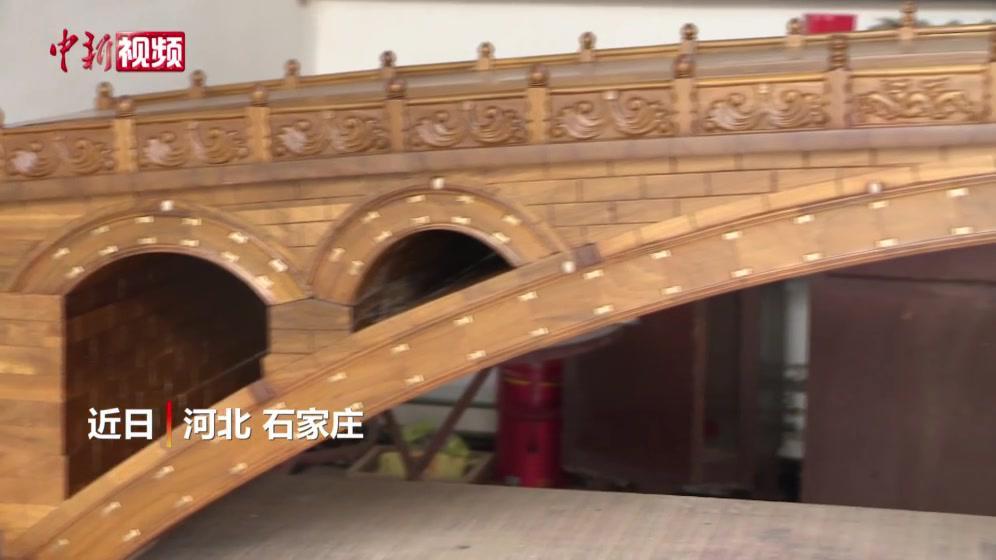 河北赵县农民用7000块木头打造微缩版赵州桥