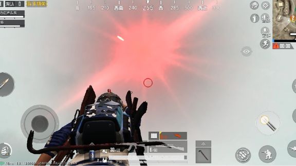 和平精英 :小伙伴们你们组有没有找到过信号枪 !