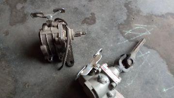 三轮摩托车倒档器漏油,一般油封都是什么型号?看一下