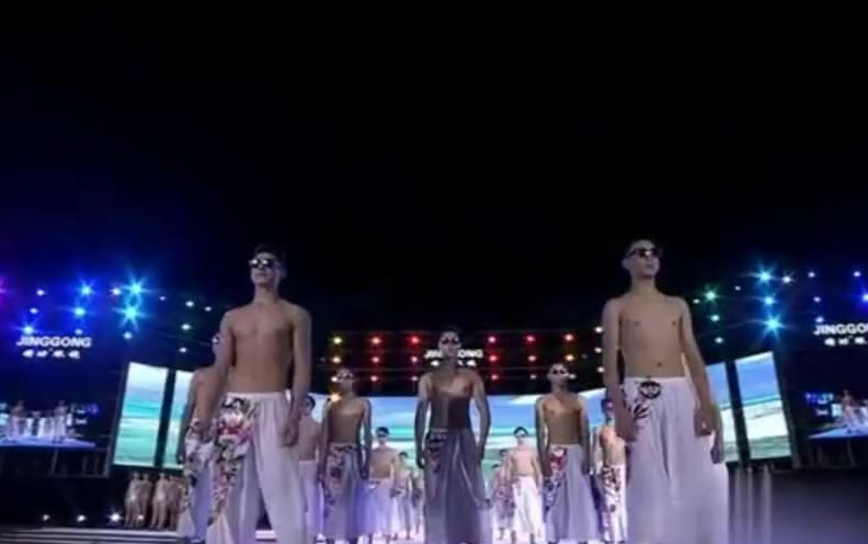 国际模特2018大赛,男模别开生面的开场秀