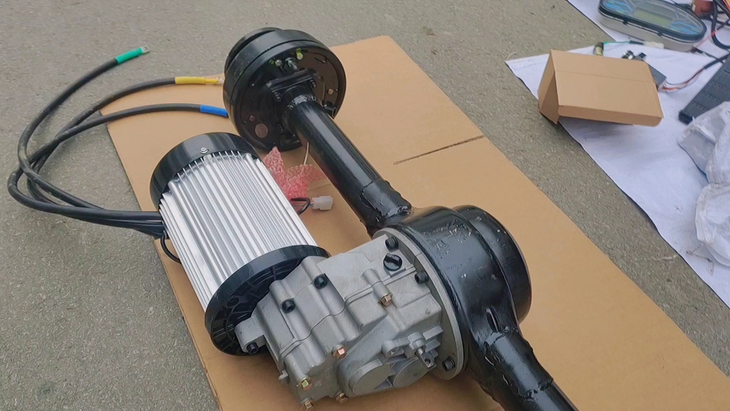 电动四轮车油刹后桥一体变档高低档电机,改装刹车驻车