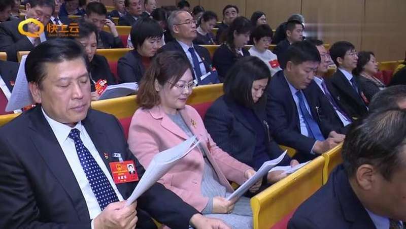 潍坊市十七届人大五次会议举行第二次全体会议