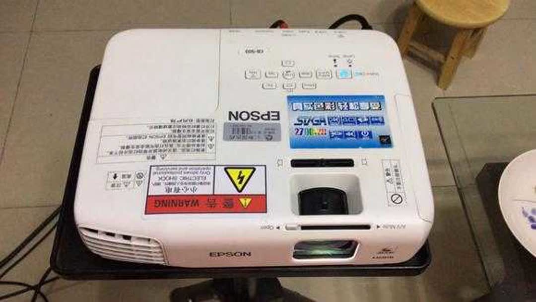 灯泡才用145小时带高清接口爱普生S03投影仪投影机,成色不错