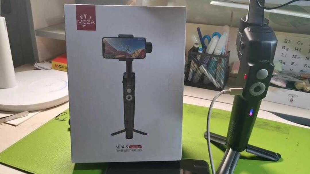 为了拍自媒体、买了一个魔抓稳定器、手持云台、拆箱评测一下