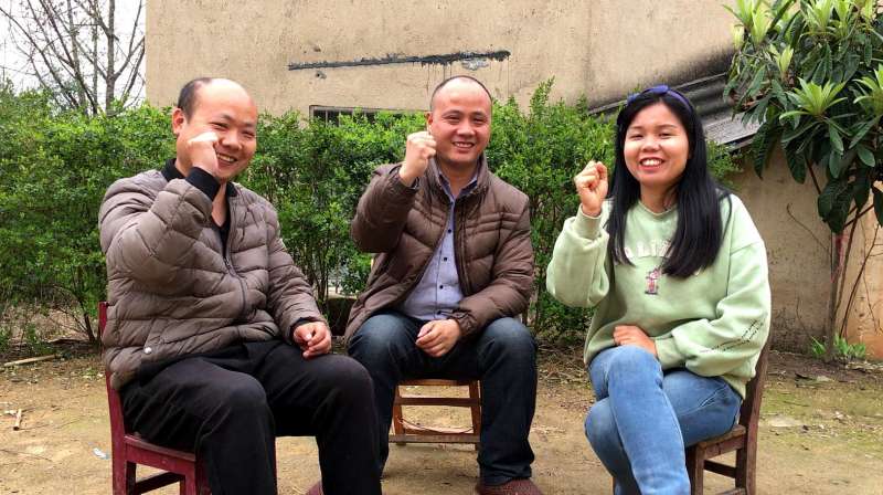 湖北农村妇女做自媒体 第一次团队会议爆光 今年有个小目标大不?