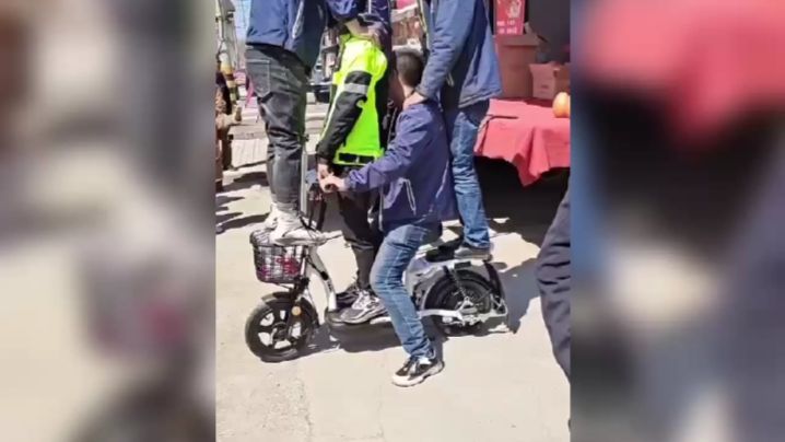 周末,铜山区刘集小刀电动车销售部活动表演现在拍摄!