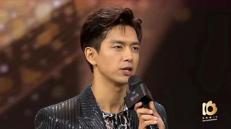 微博之夜:李现选择“太上头了”,原因说出粉丝的心声:确实上头