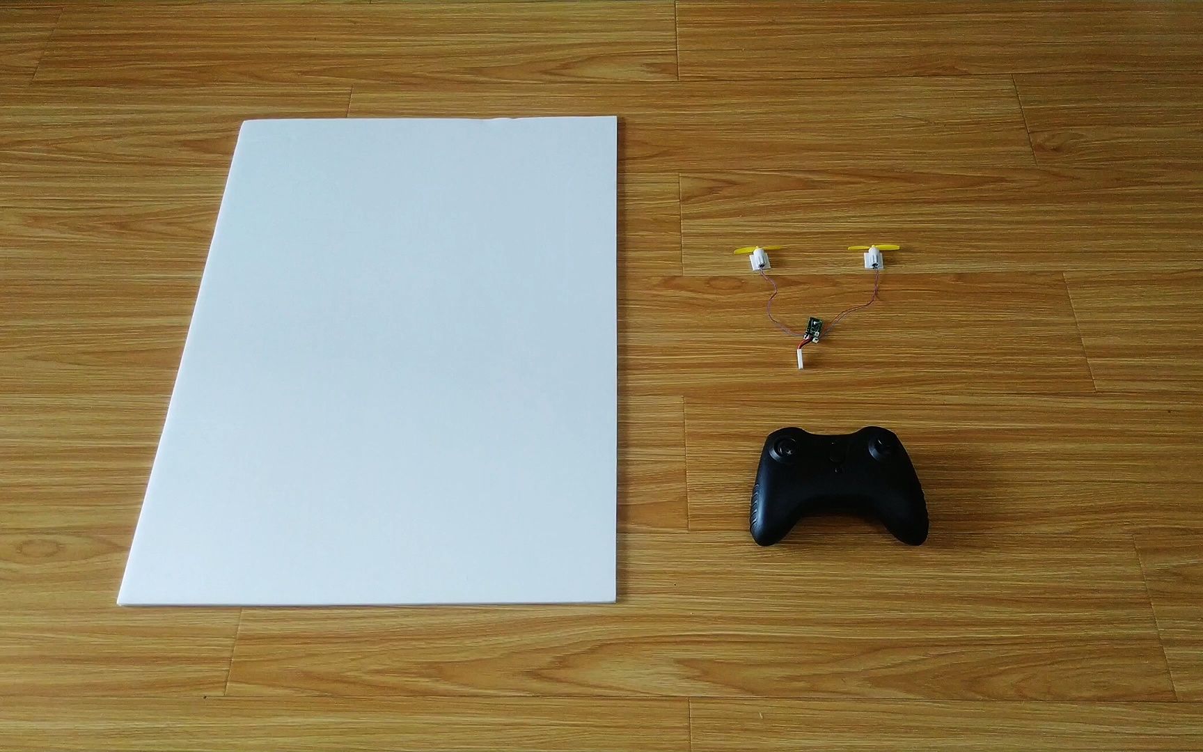 【武汉极限运动】泡沫板和遥控器——制作小飞机1